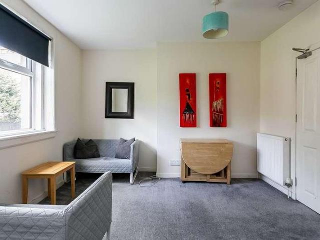 3 bed flat for sale