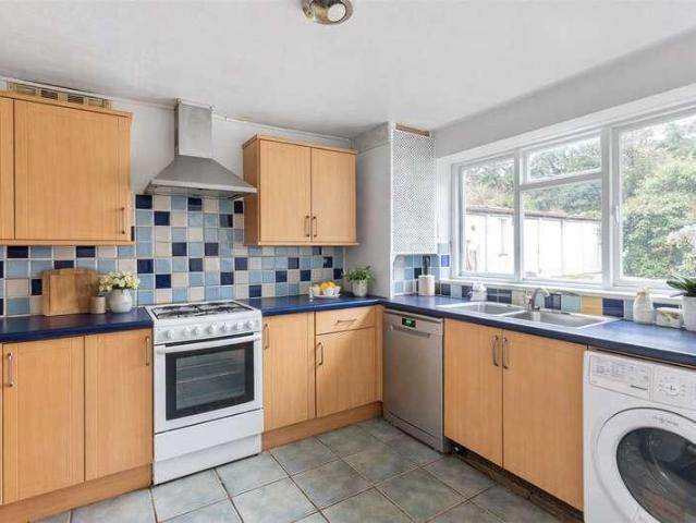 3 bed flat for sale