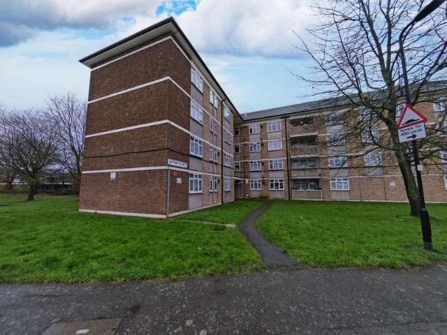 3 bed flat for sale