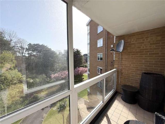 3 bed flat for sale