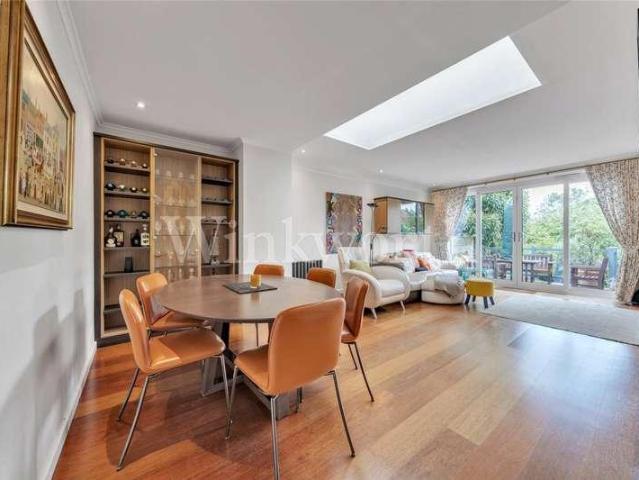 3 bed flat for sale