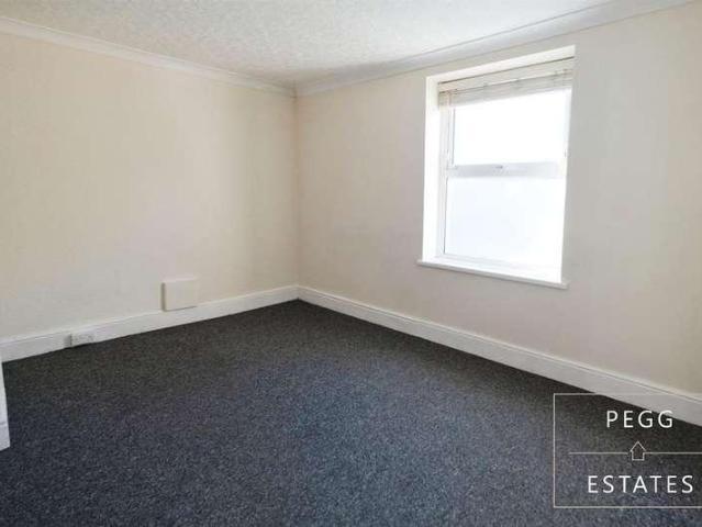 3 bed flat for sale