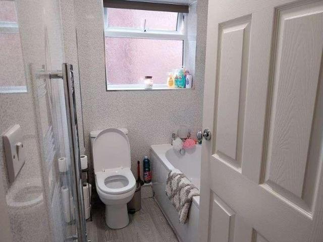 3 bed flat for sale