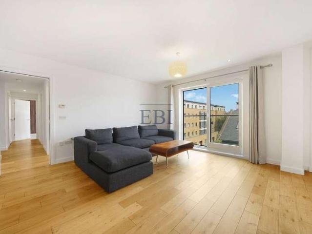 3 bed flat for sale