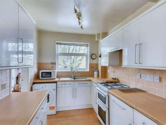 3 bed flat for sale