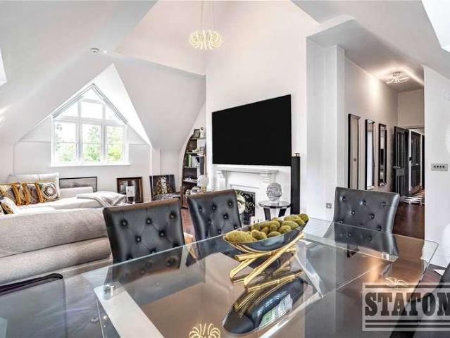 3 bed flat for sale