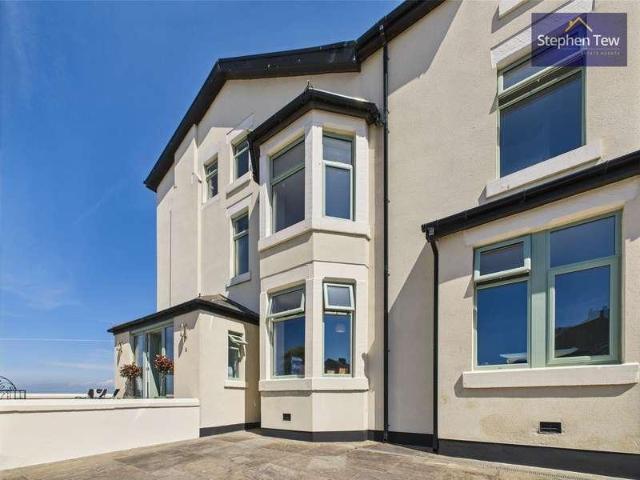 3 bed flat for sale