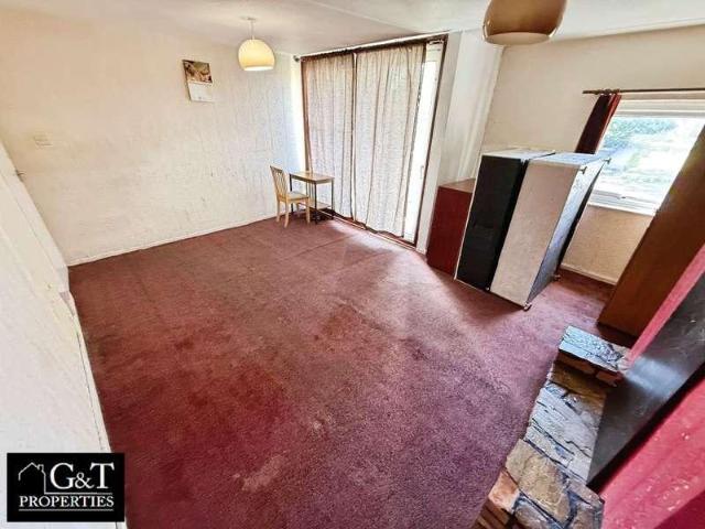 3 bed flat for sale