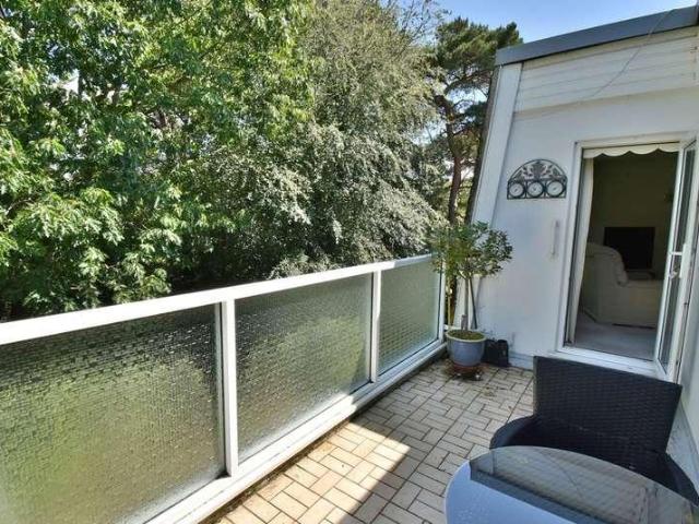 3 bed flat for sale