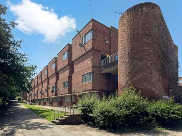 3 bed flat for sale
