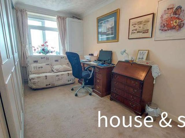3 bed flat for sale