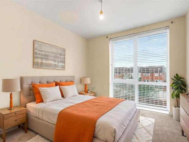 3 bed flat for sale