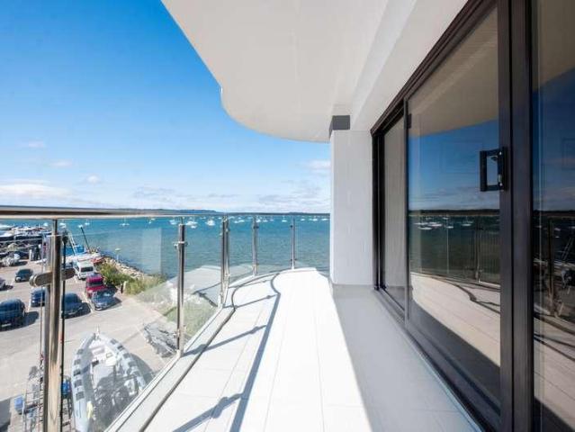 3 bed flat for sale