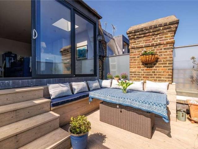 3 bed flat for sale