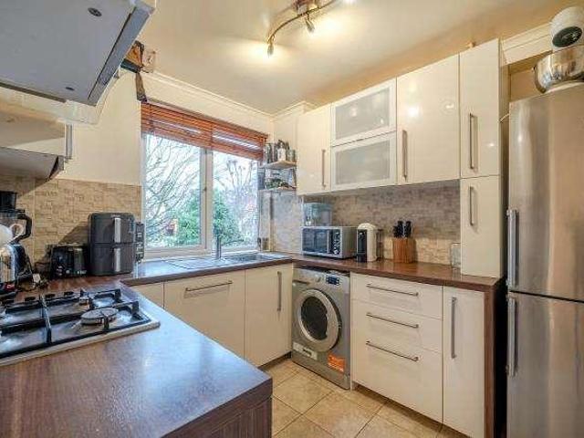 3 bed flat for sale