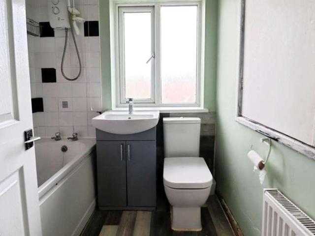 3 bed flat for sale