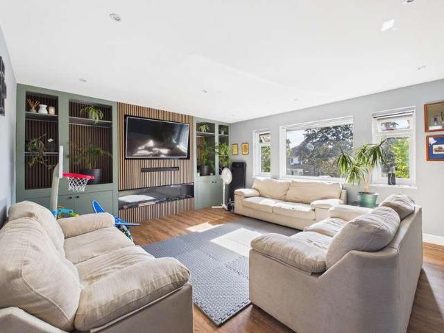 3 bed flat for sale