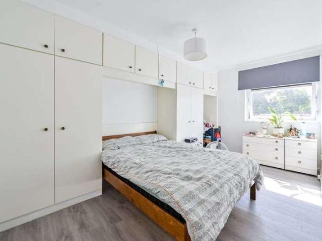 3 bed flat for sale