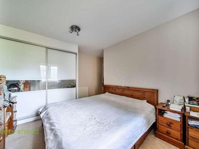 3 bed flat for sale