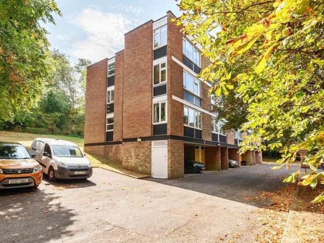 3 bed flat for sale
