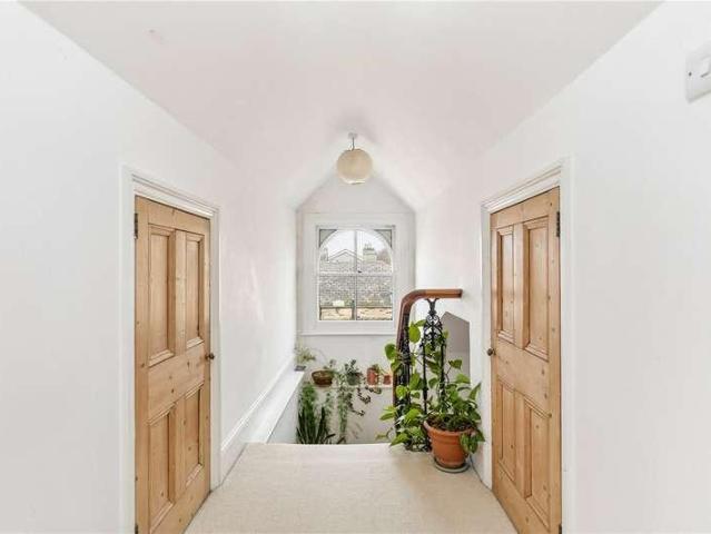 3 bed flat for sale