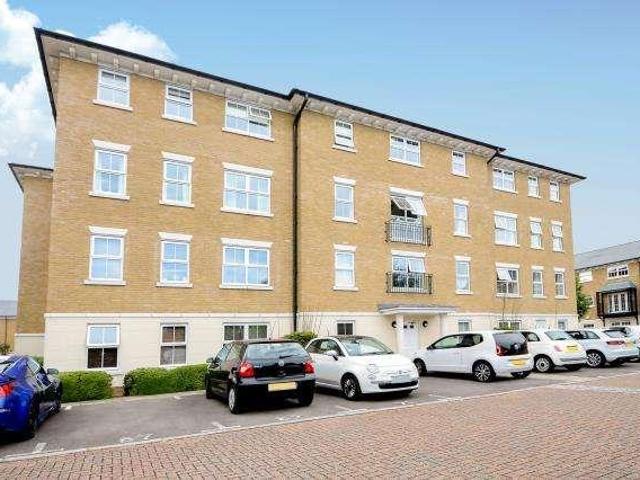 3 bed flat for sale