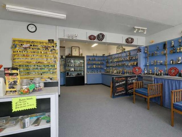 3 bed flat for sale