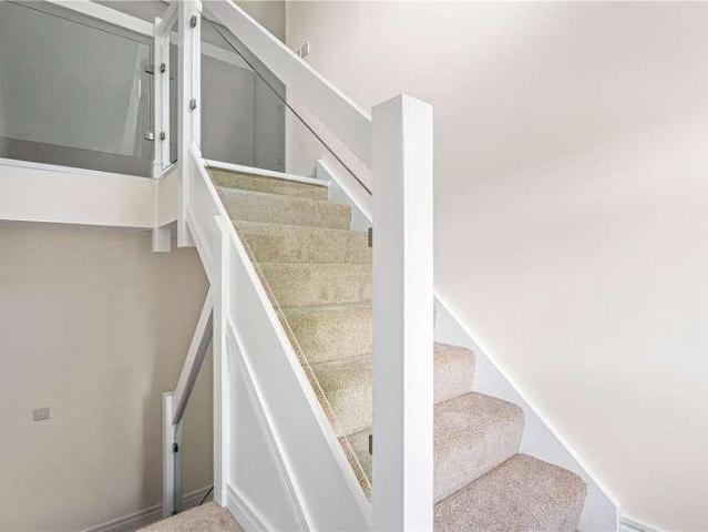 3 bed flat for sale