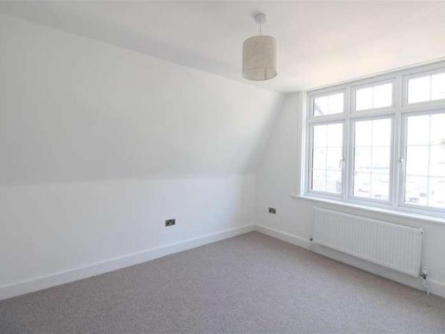 3 bed flat for sale