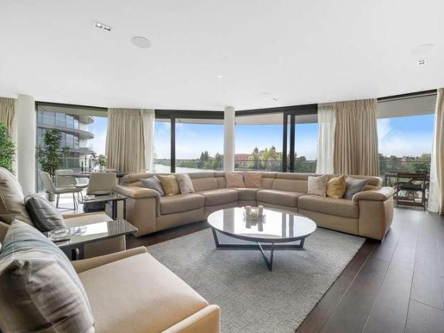 3 bed flat for sale