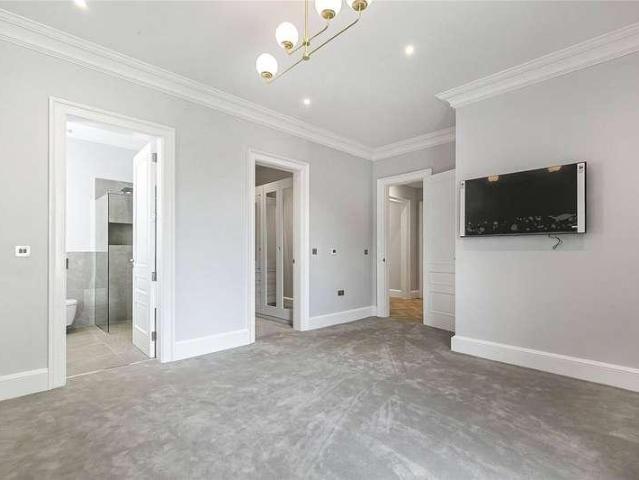 3 bed flat for sale