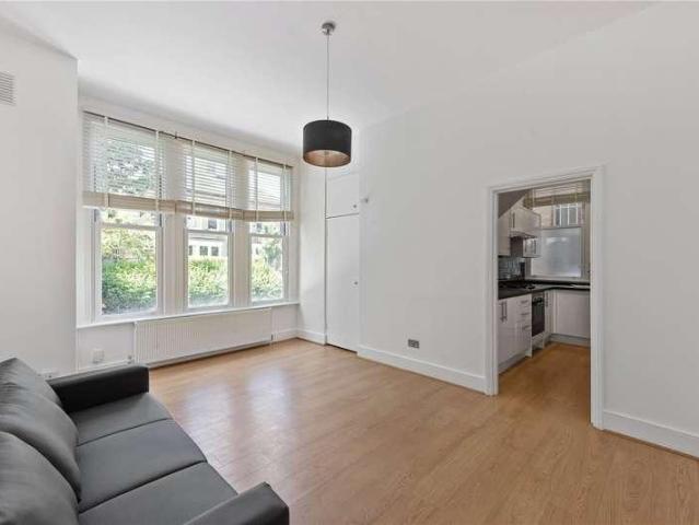 3 bed flat for sale