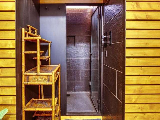 3 bed flat for sale