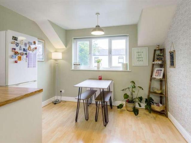 3 bed flat for sale