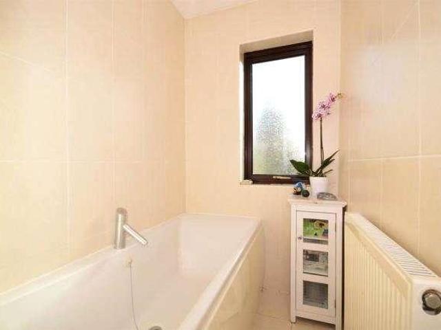 3 bed flat for sale