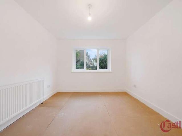 3 bed flat for sale