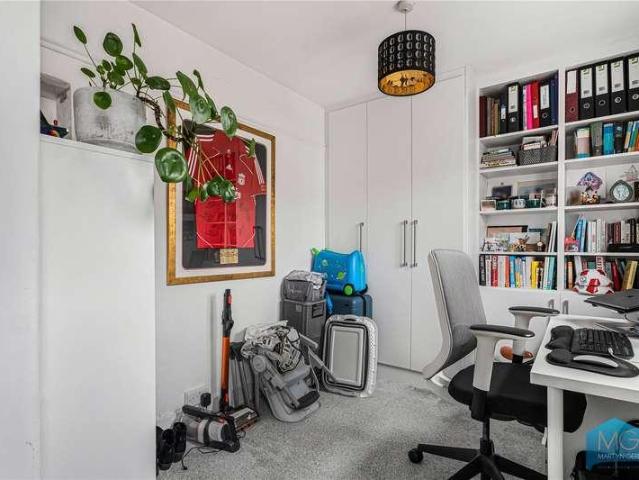 3 bed flat for sale