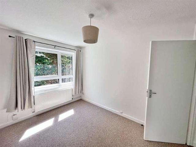 3 bed flat for sale