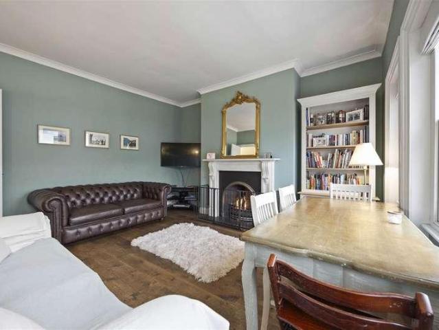 3 bed flat for sale