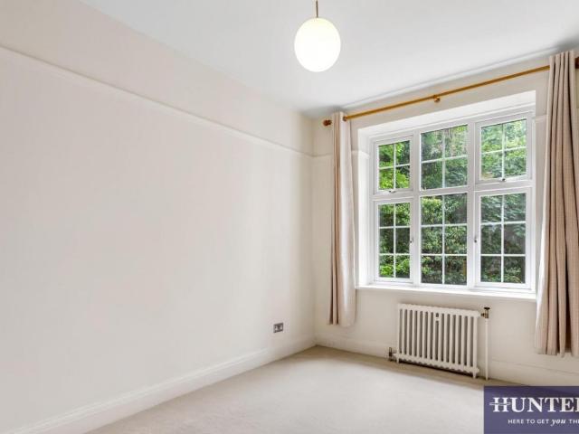3 bed flat for sale