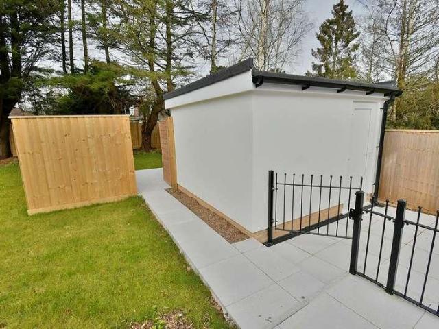 3 bed flat for sale