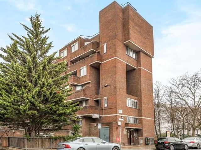 3 bed flat for sale
