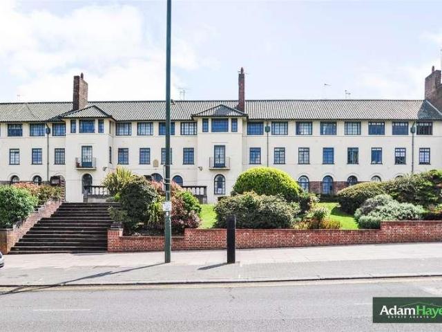 3 bed flat for sale