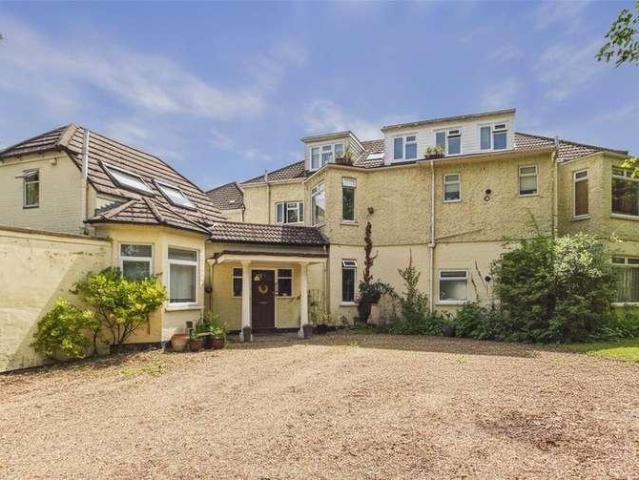 3 bed flat for sale