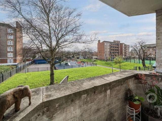 3 bed flat for sale