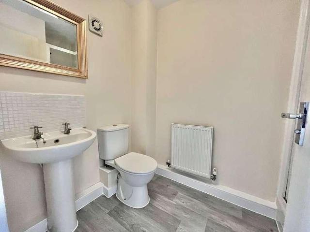 3 bed flat for sale