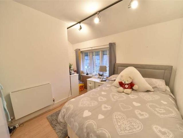 3 bed flat for sale