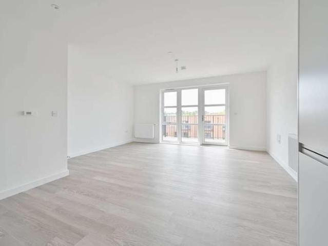 3 bed flat for sale