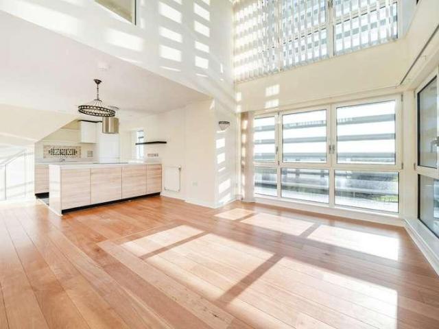 3 bed flat for sale
