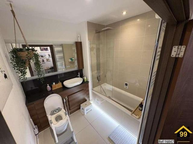 3 bed flat for sale